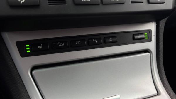 Pelēks BMW X3 2008 Rīga, ar dzinēja tilpumu 3.00 L un nobraukumu 274 tūkst. km par 5999 €, foto 2 vietnē AUTOMOTO.COM.LV