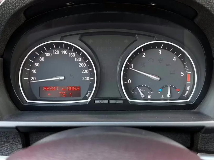 Pelēks BMW X3 2008 Rīga, ar dzinēja tilpumu 2.00 L un nobraukumu 197 tūkst. km par 7500 €, foto 12 vietnē AUTOMOTO.COM.LV