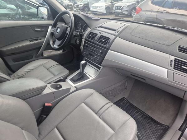 Grey BMW X3 2008 in Utena, with an engine capacity of 2.99 L and mileage of 258 thousand km for 4400 €, photo 9 on AUTOMOTO.COM.LV