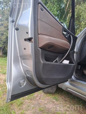 Grey BMW X3 2008 in Riga, with an engine capacity of 3.00 L and mileage of 287 thousand km for 8100 €, photo 13 on AUTOMOTO.COM.LV