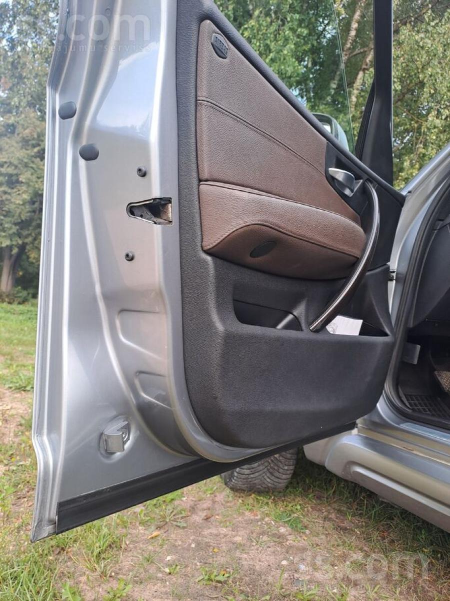 Grey BMW X3 2008 in Riga, with an engine capacity of 3.00 L and mileage of 287 thousand km for 8100 €, photo 13 on AUTOMOTO.COM.LV