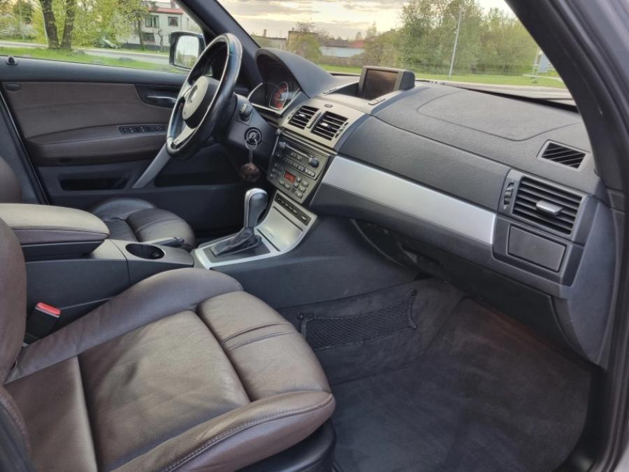 Grey BMW X3 2009 in Riga, with an engine capacity of 2.00 L and mileage of 226 thousand km for 7770 €, photo 23 on AUTOMOTO.COM.LV