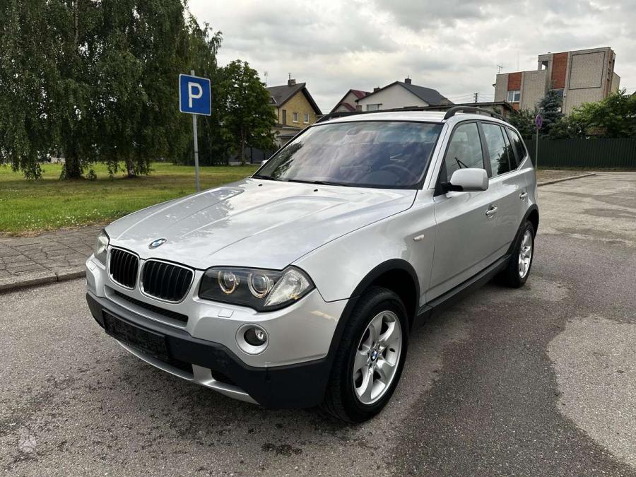 Grey BMW X3 2009 in Marijampole, with an engine capacity of 2.00 L and mileage of 303 thousand km for 4750 €, photo 1 on AUTOMOTO.COM.LV