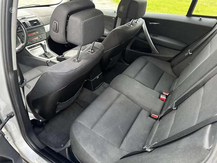 Grey BMW X3 2009 in Marijampole, with an engine capacity of 2.00 L and mileage of 303 thousand km for 4750 €, photo 12 on AUTOMOTO.COM.LV
