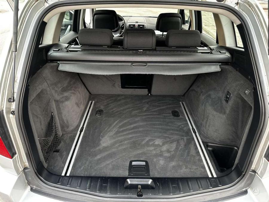 Grey BMW X3 2009 in Marijampole, with an engine capacity of 2.00 L and mileage of 303 thousand km for 4750 €, photo 13 on AUTOMOTO.COM.LV