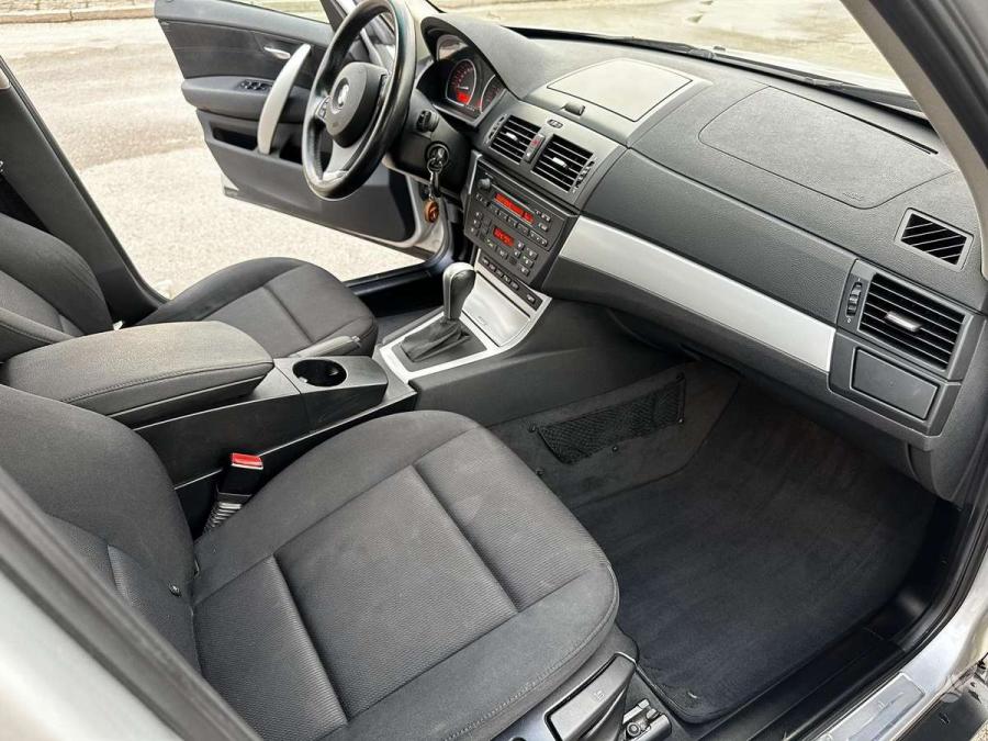 Grey BMW X3 2009 in Marijampole, with an engine capacity of 2.00 L and mileage of 303 thousand km for 4750 €, photo 15 on AUTOMOTO.COM.LV