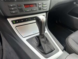 Grey BMW X3 2009 in Marijampole, with an engine capacity of 2.00 L and mileage of 303 thousand km for 4750 €, photo 18 on AUTOMOTO.COM.LV