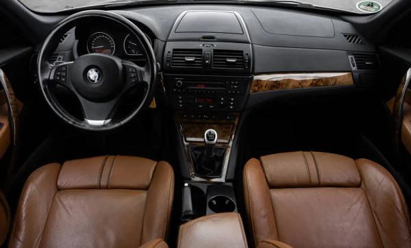 Grey BMW X3 2009 in Jelgava, with an engine capacity of 2.00 L and mileage of 334 thousand km for 5250 €, photo 10 on AUTOMOTO.COM.LV