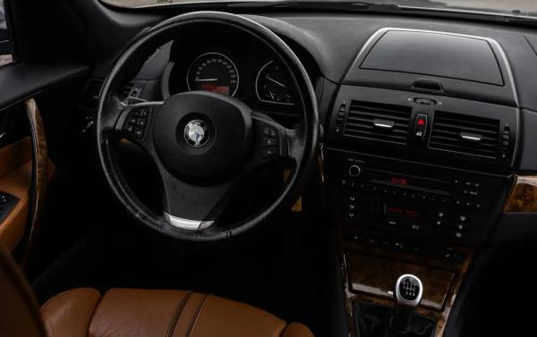 Grey BMW X3 2009 in Jelgava, with an engine capacity of 2.00 L and mileage of 334 thousand km for 5250 €, photo 11 on AUTOMOTO.COM.LV