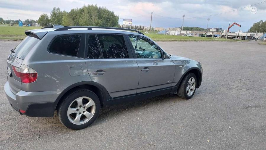 Pelēks BMW X3 2009 Mažeikiai, ar dzinēja tilpumu 2.00 L un nobraukumu 300 tūkst. km par 5200 €, foto 3 vietnē AUTOMOTO.COM.LV