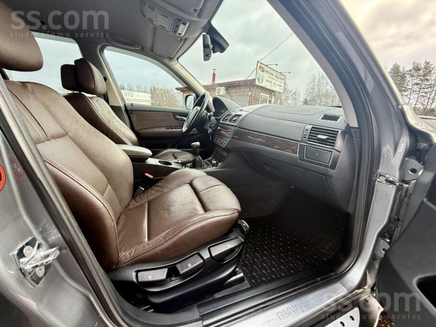Grey BMW X3 2010 in Riga, with an engine capacity of 2.00 L and mileage of 0 thousand km for 6990 €, photo 12 on AUTOMOTO.COM.LV