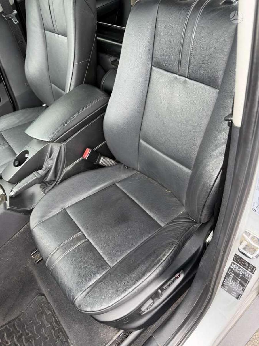 Grey BMW X3 2010 in Marijampole, with an engine capacity of 2.99 L and mileage of 444 thousand km for 3650 €, photo 11 on AUTOMOTO.COM.LV
