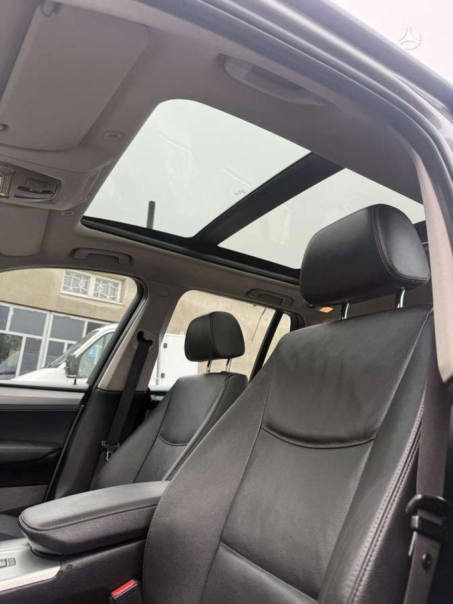 Grey BMW X3 2010 in Telschi, with an engine capacity of 2.00 L and mileage of 260 thousand km for 9250 €, photo 11 on AUTOMOTO.COM.LV