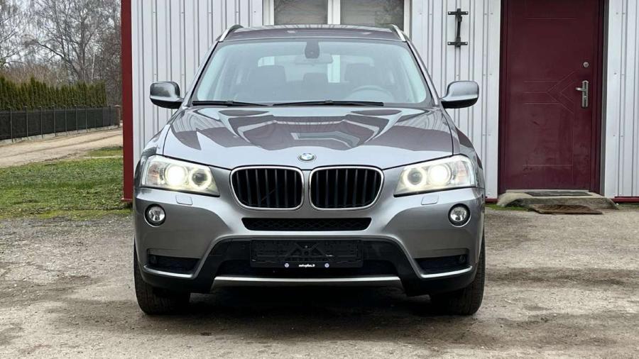 Grey BMW X3 2011 in Ukmerge, with an engine capacity of 2.00 L and mileage of 299 thousand km for 9200 €, photo 2 on AUTOMOTO.COM.LV