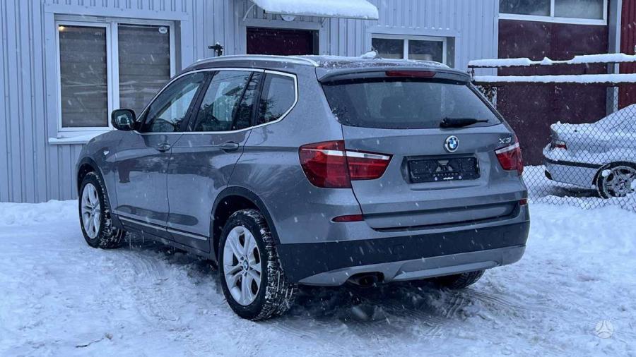 Grey BMW X3 2011 in Ukmerge, with an engine capacity of 2.00 L and mileage of 299 thousand km for 8900 €, photo 3 on AUTOMOTO.COM.LV
