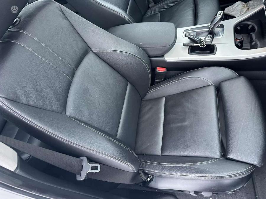 Grey BMW X3 2011 in Ukmerge, with an engine capacity of 2.00 L and mileage of 230 thousand km for 8350 €, photo 11 on AUTOMOTO.COM.LV