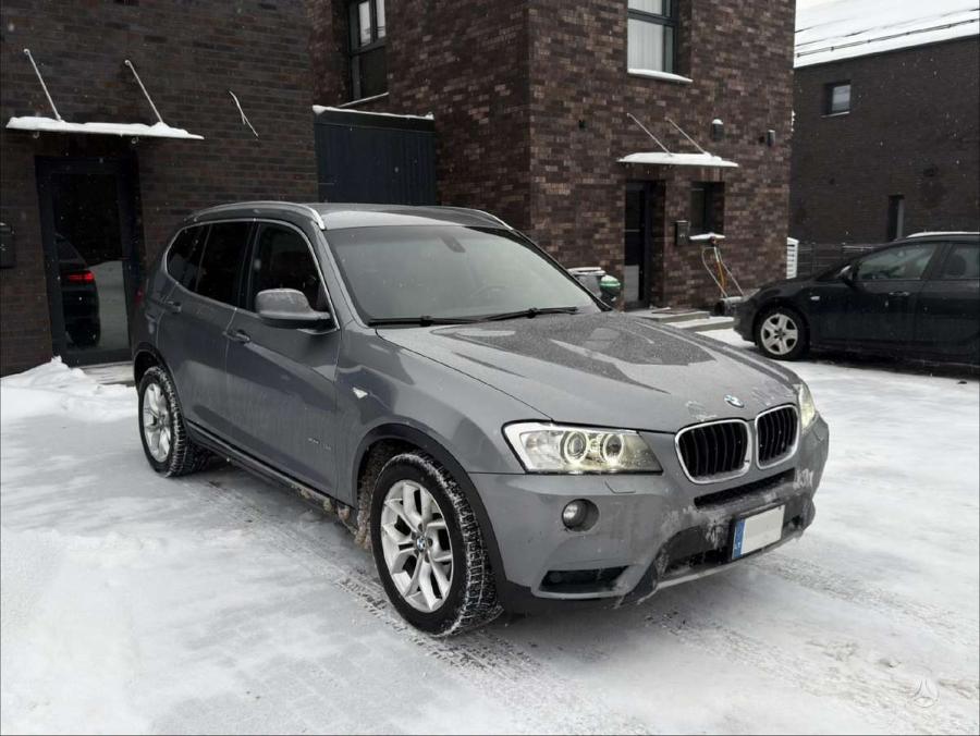 Grey BMW X3 2011 in Vilnius, with an engine capacity of 2.00 L and mileage of 217 thousand km for 10800 €, photo 4 on AUTOMOTO.COM.LV
