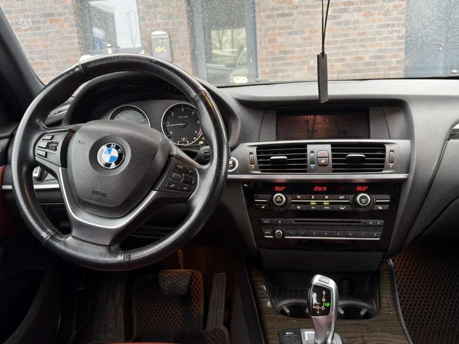 Grey BMW X3 2011 in Vilnius, with an engine capacity of 2.00 L and mileage of 217 thousand km for 10800 €, photo 8 on AUTOMOTO.COM.LV