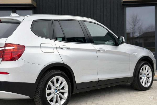 Grey BMW X3 2011 in Siauliai, with an engine capacity of 2.00 L and mileage of 299 thousand km for 10650 €, photo 4 on AUTOMOTO.COM.LV