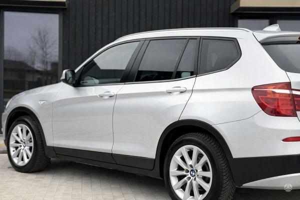 Grey BMW X3 2011 in Siauliai, with an engine capacity of 2.00 L and mileage of 299 thousand km for 10650 €, photo 5 on AUTOMOTO.COM.LV