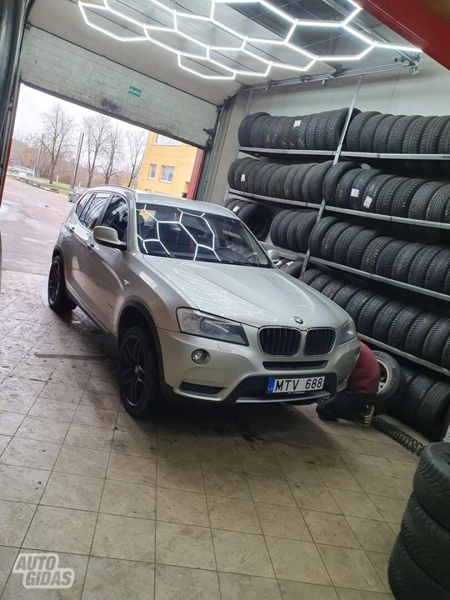 Grey BMW X3 2011 in Vilnius, with an engine capacity of 2.00 L and mileage of 270 thousand km for 8300 €, photo 10 on AUTOMOTO.COM.LV