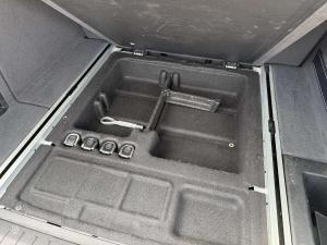 Grey BMW X3 2011 in Panevezys, with an engine capacity of 2.00 L and mileage of 330 thousand km for 6200 €, photo 12 on AUTOMOTO.COM.LV