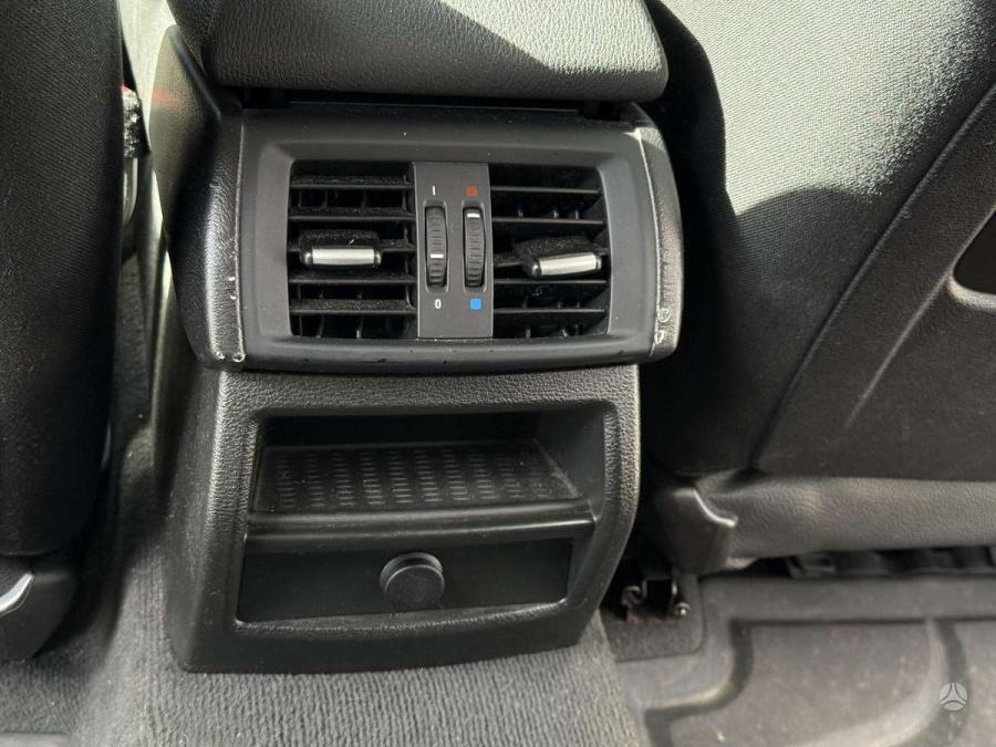 Grey BMW X3 2011 in Panevezys, with an engine capacity of 2.00 L and mileage of 330 thousand km for 6200 €, photo 15 on AUTOMOTO.COM.LV