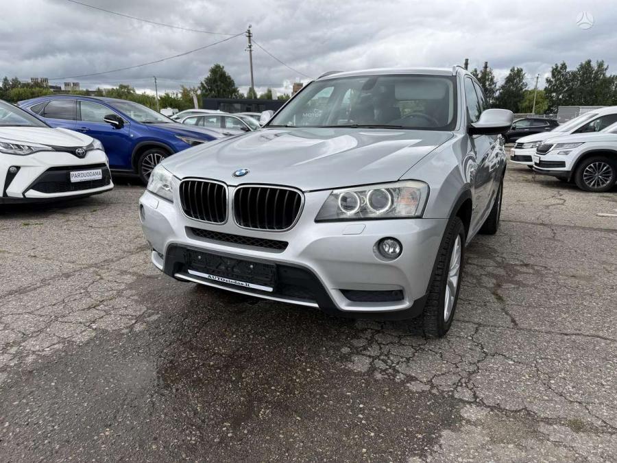 Pelēks BMW X3 2011 Panevēža, ar dzinēja tilpumu 2.00 L un nobraukumu 270 tūkst. km par 9500 €, foto 1 vietnē AUTOMOTO.COM.LV