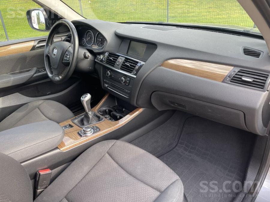 Grey BMW X3 2011 in Valmiera, with an engine capacity of 2.00 L and mileage of 219 thousand km for 7990 €, photo 5 on AUTOMOTO.COM.LV