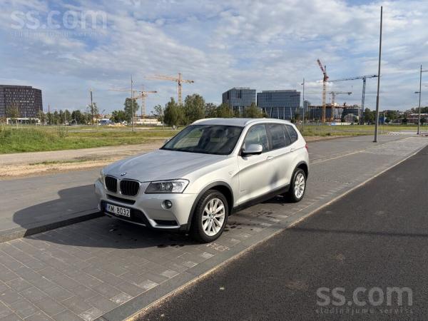 Pelēks BMW X3 2011 Rīga, ar dzinēja tilpumu 2.00 L un nobraukumu 293 tūkst. km par 7800 €, foto 1 vietnē AUTOMOTO.COM.LV