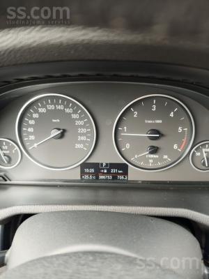 Grey BMW X3 2011 in Riga, with an engine capacity of 2.00 L and mileage of 387 thousand km for 10200 €, photo 6 on AUTOMOTO.COM.LV