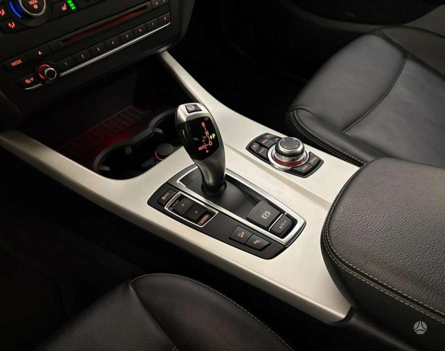 Grey BMW X3 2011 in Marijampole, with an engine capacity of 2.00 L and mileage of 239 thousand km for 9950 €, photo 8 on AUTOMOTO.COM.LV