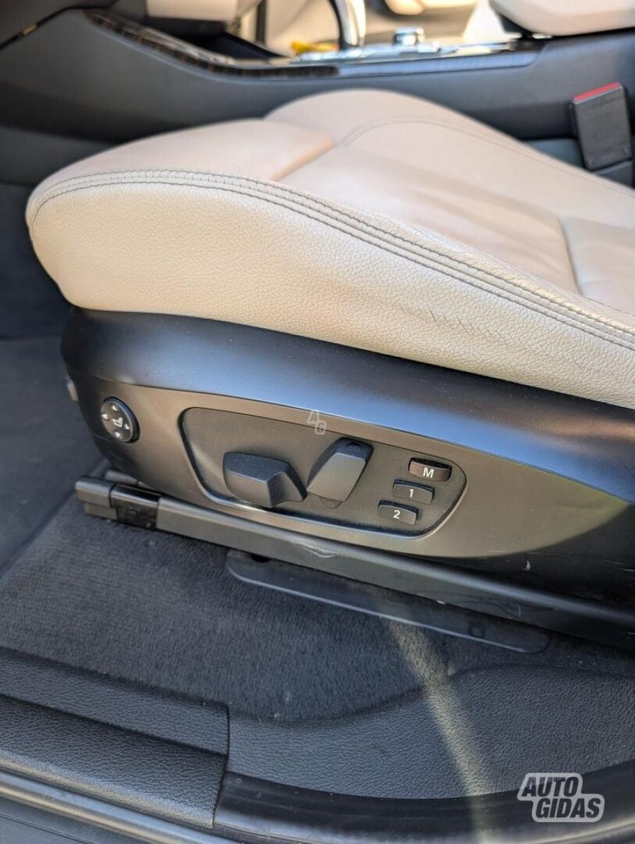 Grey BMW X3 2011 in Vilnius, with an engine capacity of 3.00 L and mileage of 378 thousand km for 14000 €, photo 16 on AUTOMOTO.COM.LV