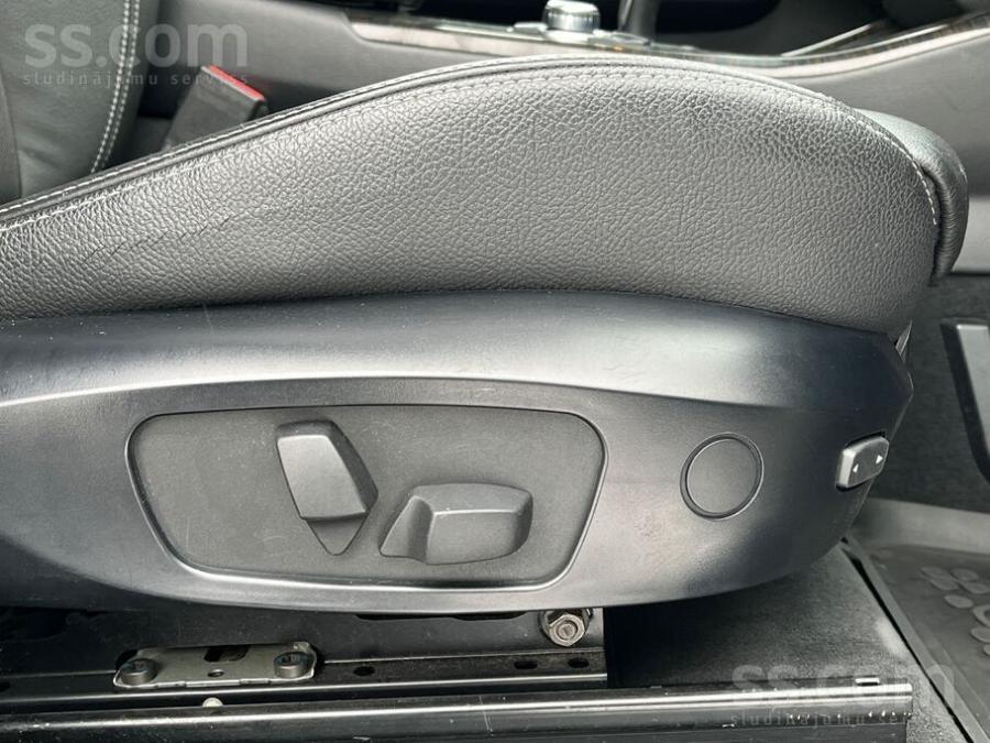 Grey BMW X3 2012 in Riga, with an engine capacity of 2.00 L and mileage of 164 thousand km for 12990 €, photo 18 on AUTOMOTO.COM.LV