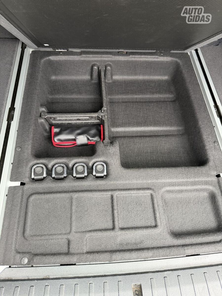 Grey BMW X3 2012 in Utena, with an engine capacity of 2.00 L and mileage of 249 thousand km for 11150 €, photo 19 on AUTOMOTO.COM.LV