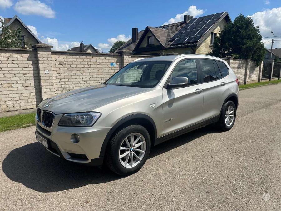 Grey BMW X3 2012 in Siauliai, with an engine capacity of 2.00 L and mileage of 290 thousand km for 8300 €, photo 4 on AUTOMOTO.COM.LV