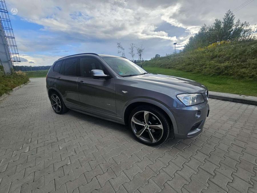 Grey BMW X3 2012 in Vilnius, with an engine capacity of 2.00 L and mileage of 291 thousand km for 10800 €, photo 9 on AUTOMOTO.COM.LV