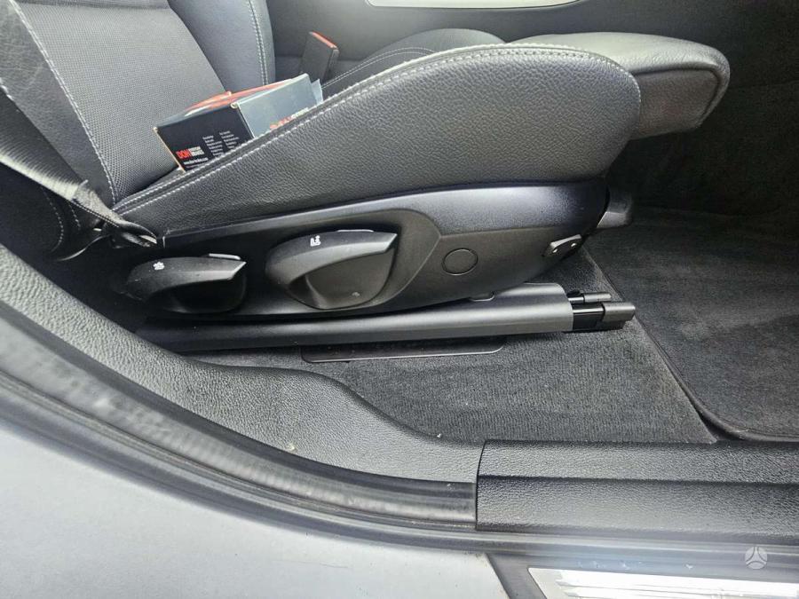 Grey BMW X3 2012 in Vilnius, with an engine capacity of 2.00 L and mileage of 291 thousand km for 10800 €, photo 28 on AUTOMOTO.COM.LV