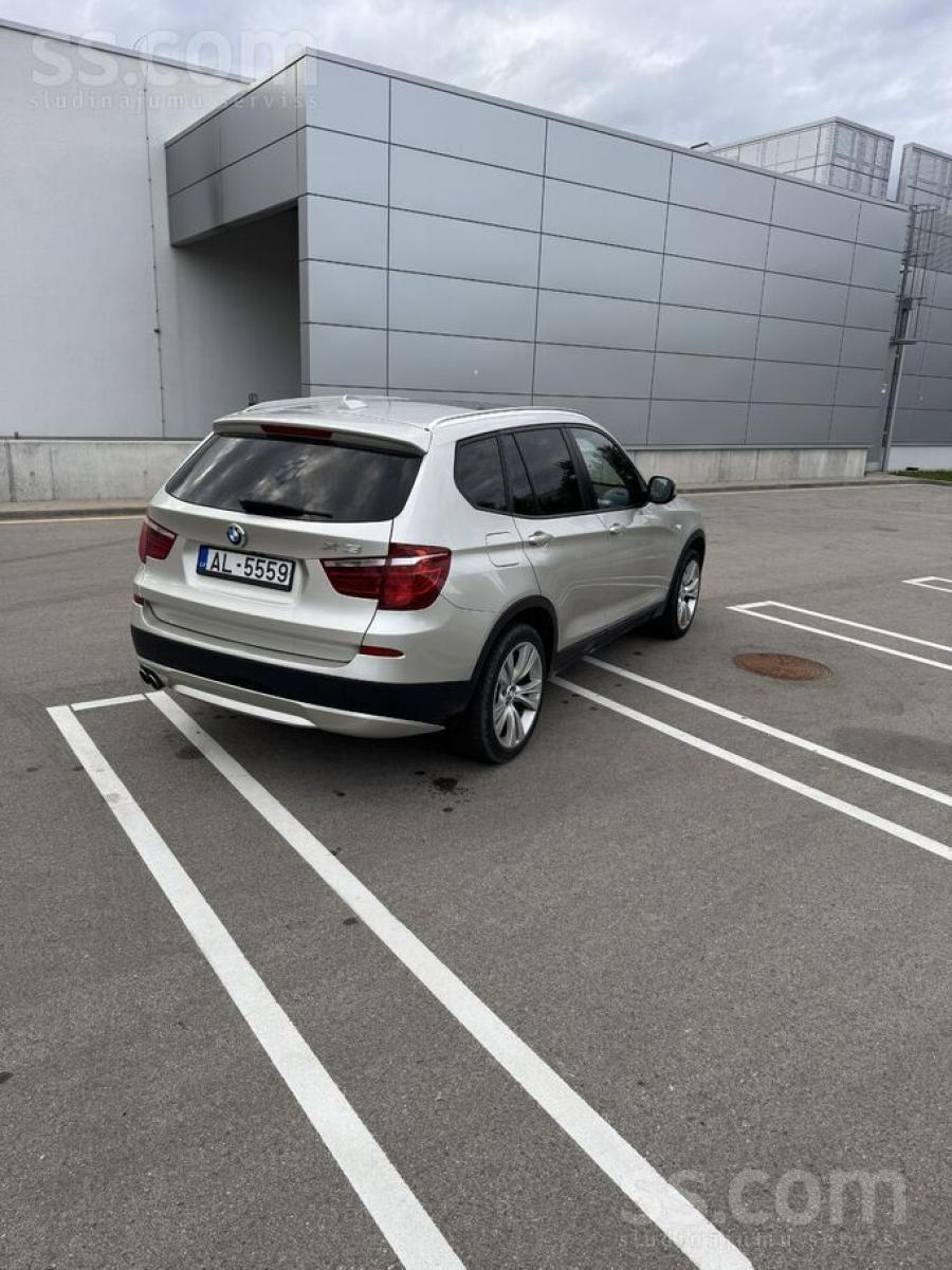 Grey BMW X3 2012 in Riga, with an engine capacity of 3.00 L and mileage of 278 thousand km for 10100 €, photo 5 on AUTOMOTO.COM.LV