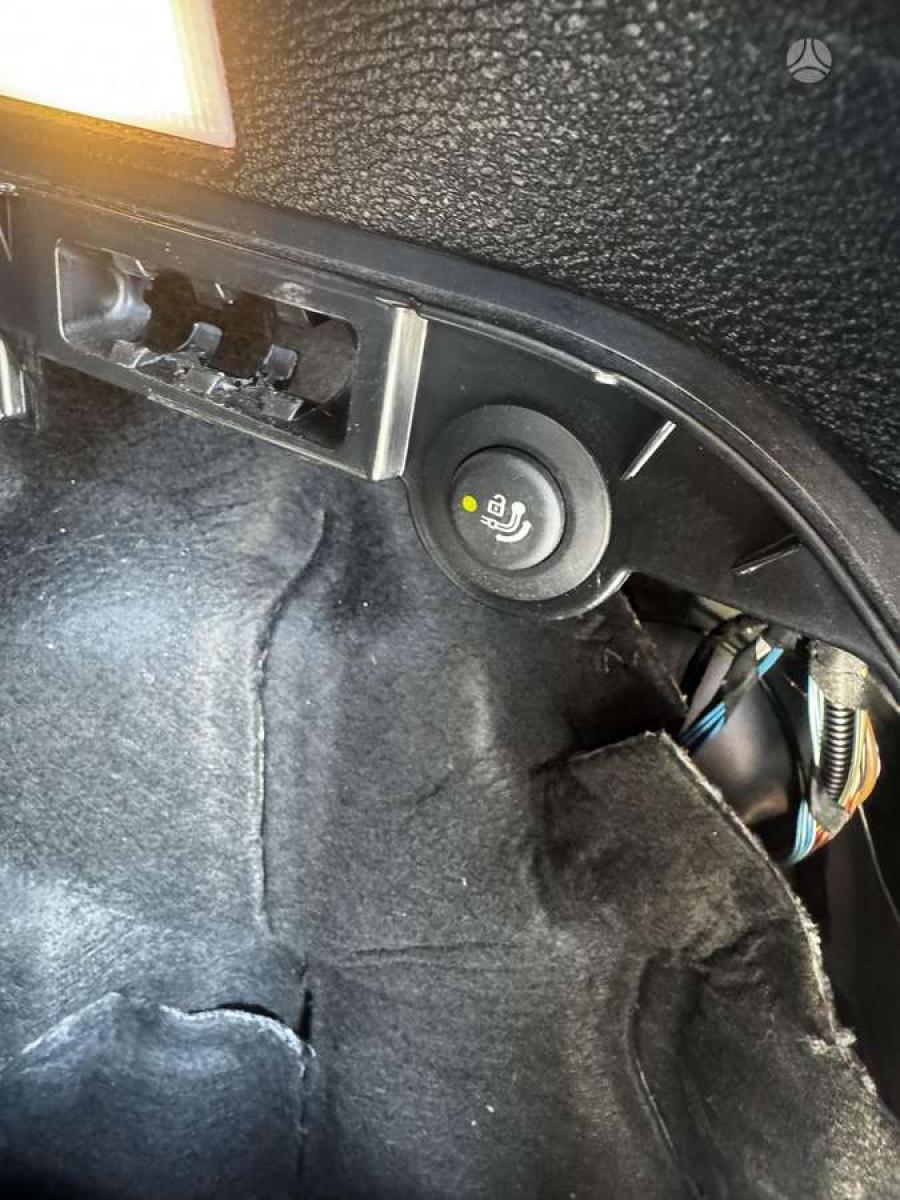 Grey BMW X3 2013 in Kretinga, with an engine capacity of 2.99 L and mileage of 305 thousand km for 11000 €, photo 13 on AUTOMOTO.COM.LV