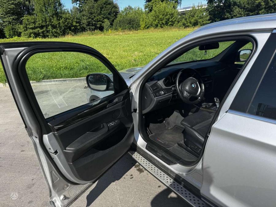 Grey BMW X3 2013 in Kretinga, with an engine capacity of 2.99 L and mileage of 305 thousand km for 11000 €, photo 14 on AUTOMOTO.COM.LV