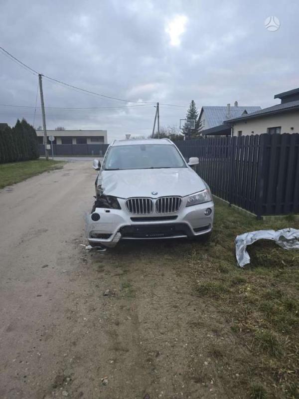 Grey BMW X3 2014 in Kedainiai, with an engine capacity of 2.00 L and mileage of 279 thousand km for 5500 €, photo 3 on AUTOMOTO.COM.LV