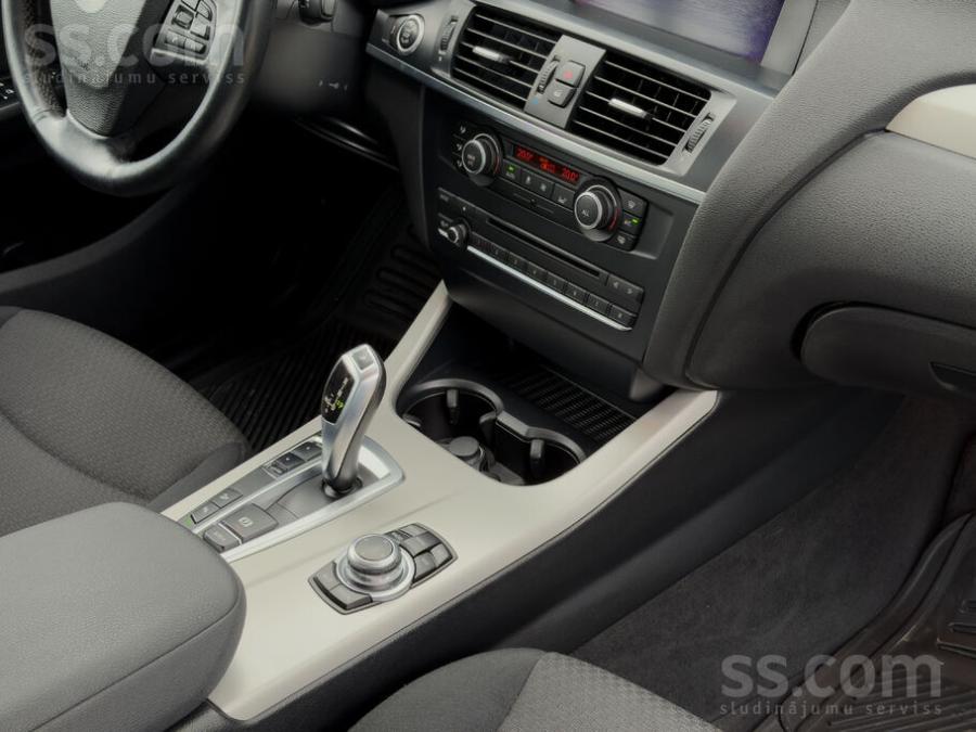 Pelēks BMW X3 2014 Daugavpils, ar dzinēja tilpumu 2.00 L un nobraukumu 201 tūkst. km par 11500 €, foto 18 vietnē AUTOMOTO.COM.LV