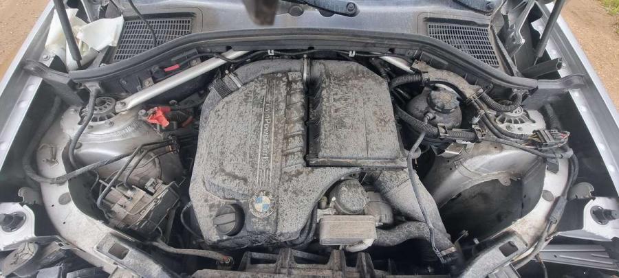 Pelēks BMW X3 2014 Viļņa, ar dzinēja tilpumu 2.98 L un nobraukumu 97 tūkst. km par 7500 €, foto 24 vietnē AUTOMOTO.COM.LV