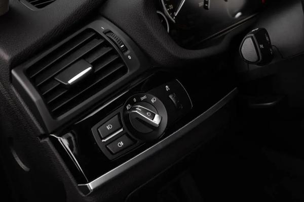 Grey BMW X3 2015 in Jelgava, with an engine capacity of 2.00 L and mileage of 157 thousand km for 12500 €, photo 9 on AUTOMOTO.COM.LV