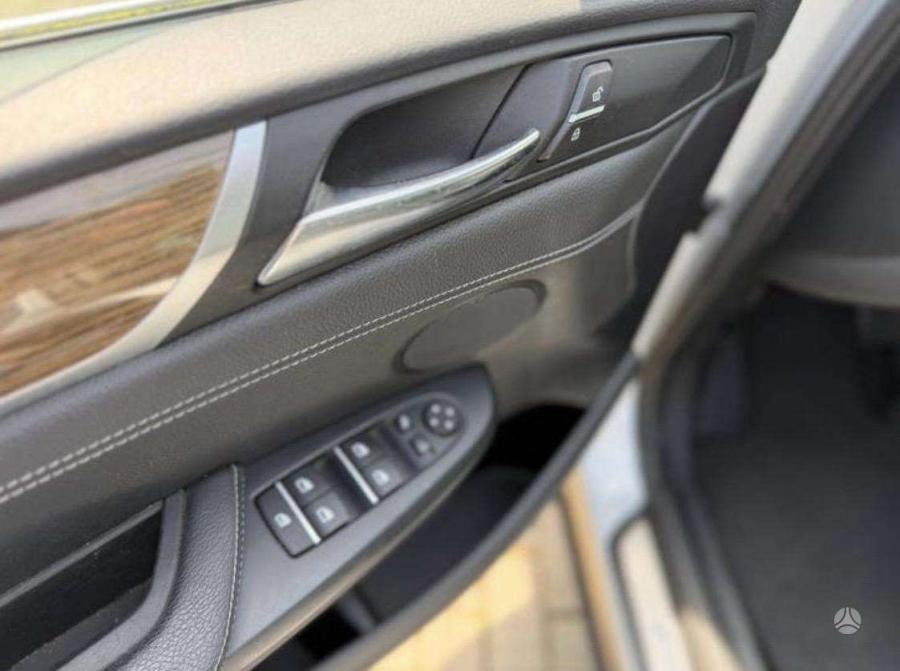 Grey BMW X3 2015 in Kaunas, with an engine capacity of 2.00 L and mileage of 291 thousand km for 9850 €, photo 9 on AUTOMOTO.COM.LV