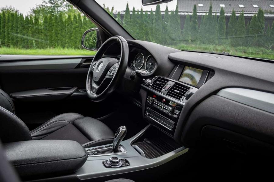 Grey BMW X3 2015 in Elektrenai, with an engine capacity of 2.00 L and mileage of 211 thousand km for 14750 €, photo 12 on AUTOMOTO.COM.LV