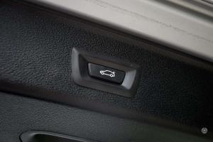 Grey BMW X3 2015 in Elektrenai, with an engine capacity of 2.00 L and mileage of 211 thousand km for 14750 €, photo 17 on AUTOMOTO.COM.LV
