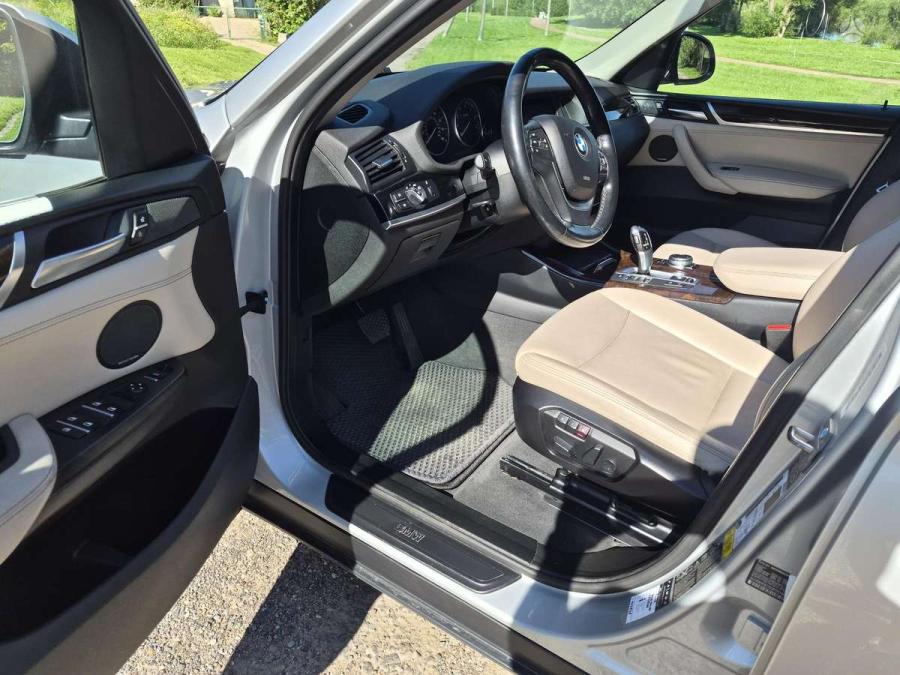 Grey BMW X3 2015 in Vilnius, with an engine capacity of 2.00 L and mileage of 161 thousand km for 10750 €, photo 11 on AUTOMOTO.COM.LV