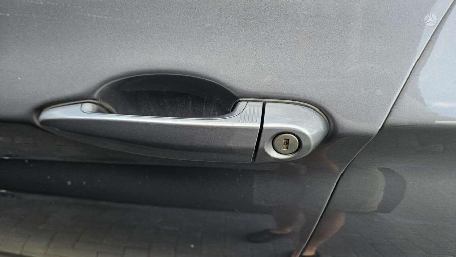 Grey BMW X3 2016 in Elektrenai, with an engine capacity of 2.00 L and mileage of 189 thousand km for 15800 €, photo 29 on AUTOMOTO.COM.LV